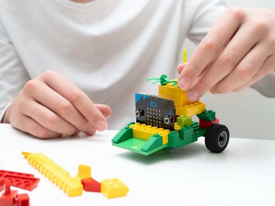 How a Micro:Bit Works: Getting Started — Chicago Electronic Distributors